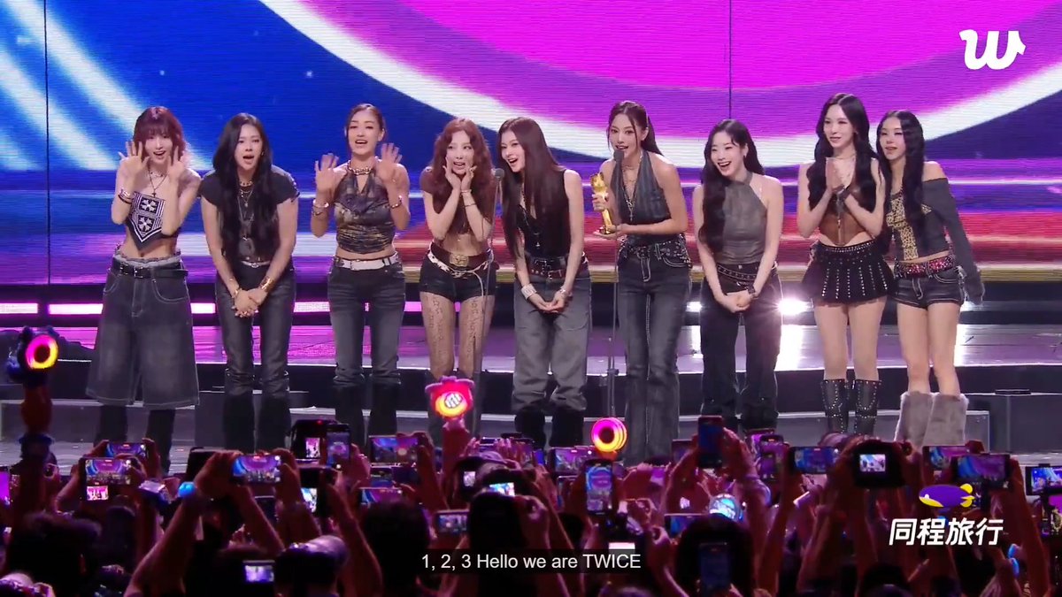 Tzuyu's Mandarin speech & a little Cantonese for TWICE winning... | 24vids