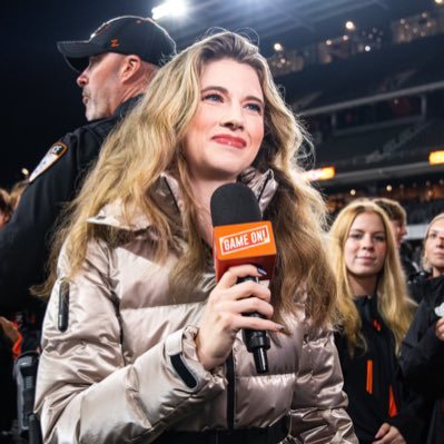 Emily Engstler on her and Sophie Cunningham going back and forth in ...